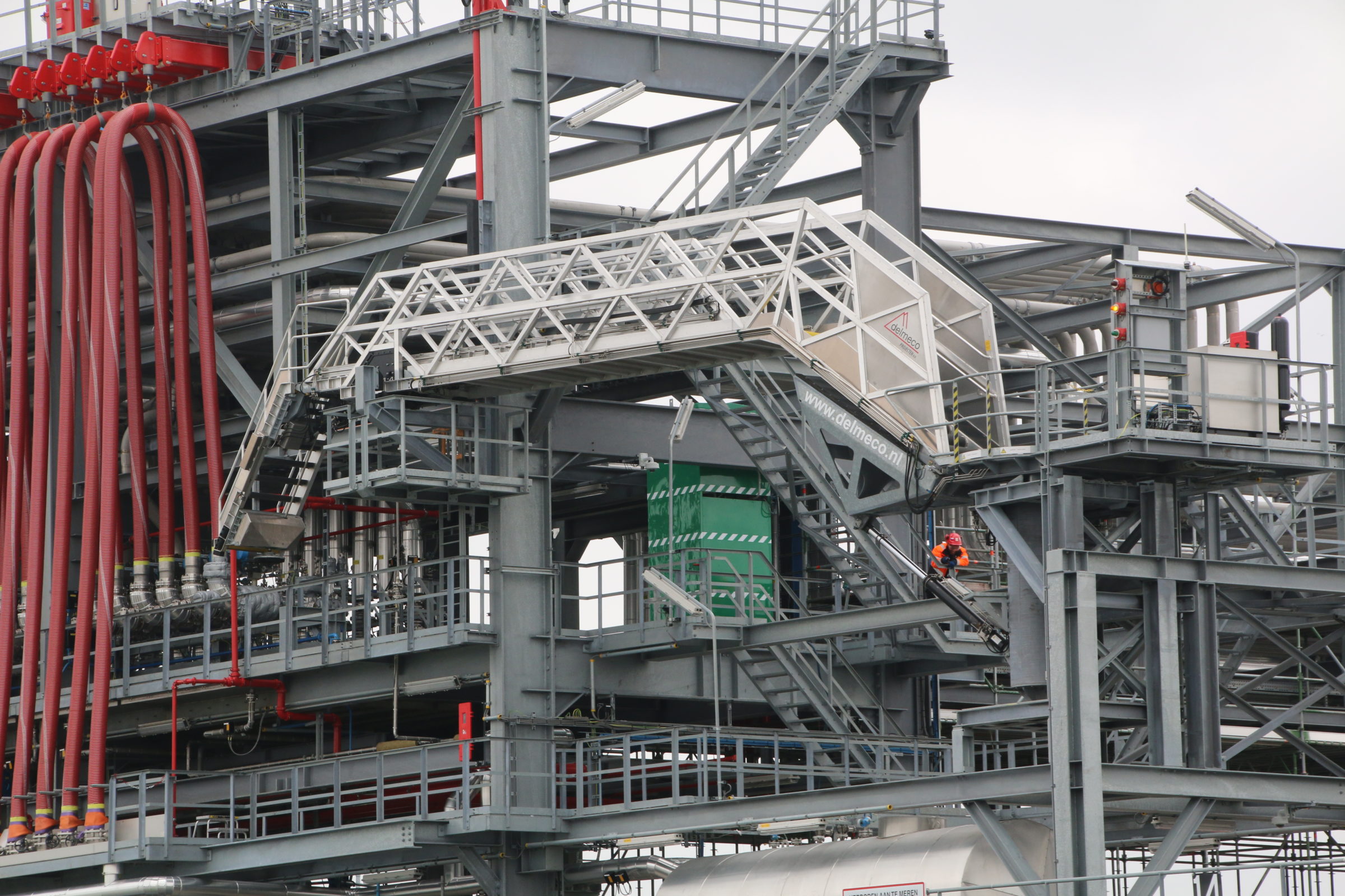 Realisation of a Gangway at LBC in Rotterdam - Hosetowers.com